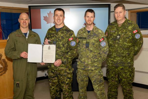 Lt Timothy Cook Awarded the VCDS Commendation | Canadian Military Engineers